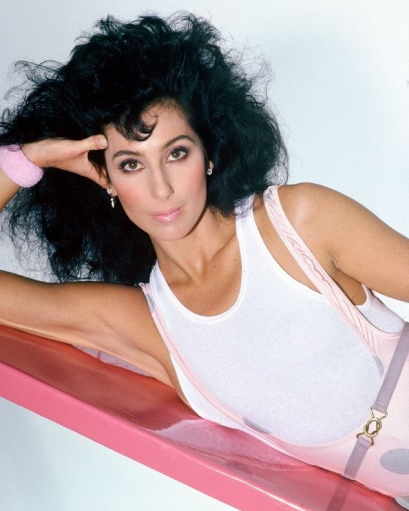 22 gorgeous vintage photos of Cher from the 80s - Pictolic