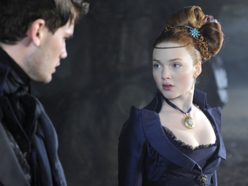 35 years in a wedding dress: the story of a love-crazed Eliza ...