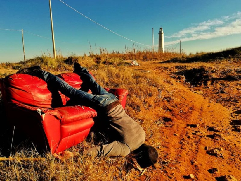 Swooning Instagram: a strange profile of a mysterious man is rapidly ...