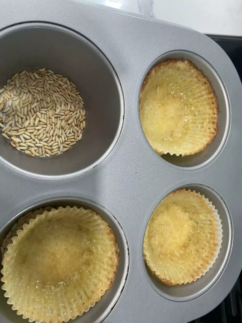 The first pancake is lumpy: 22 examples of terrible baking, which makes ...