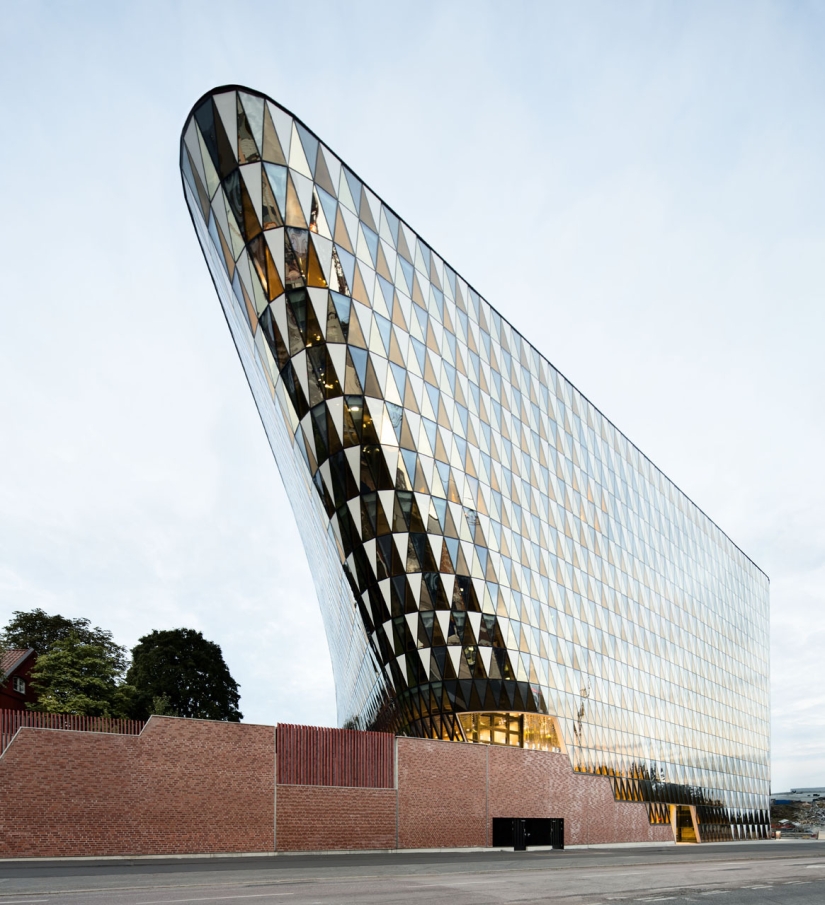 Buildings with a slope - Pictolic