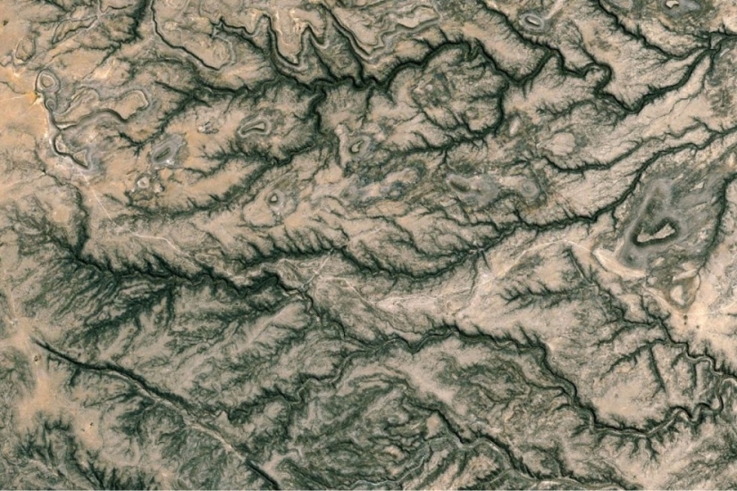 Fractal patterns on the surface of the Earth - Pictolic