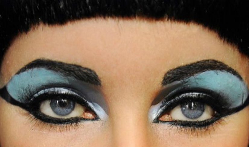 The rarest eye color in the world - Pictolic