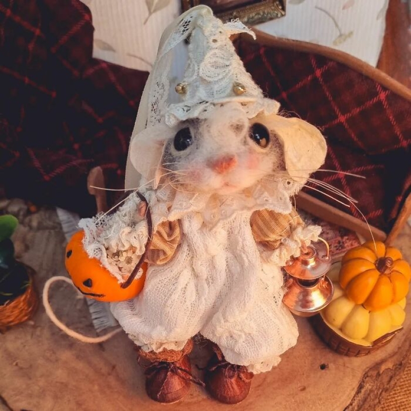Artist Creates Adorable Felted Wool Mice Dressed In Whimsical Outfits ...