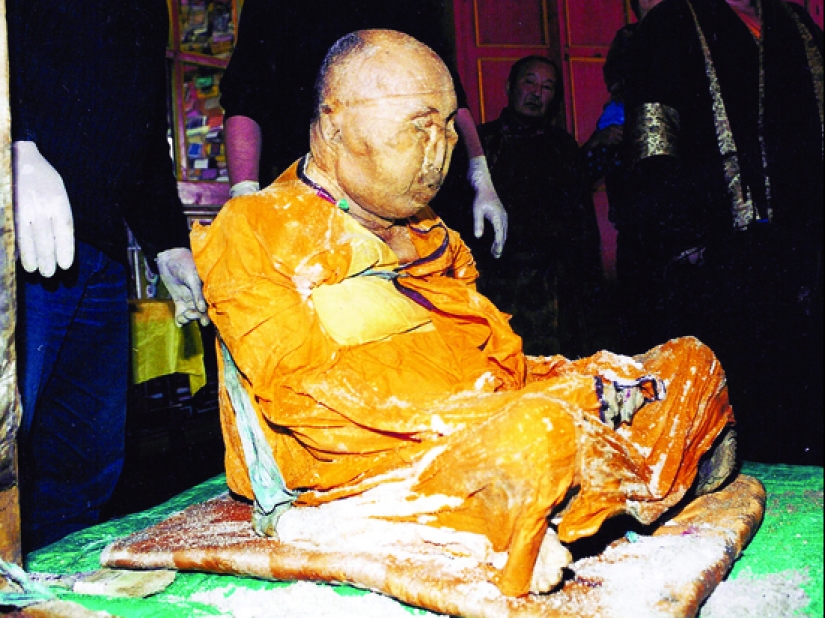 The bodies that people look years: 8 of the most famous "modern ...